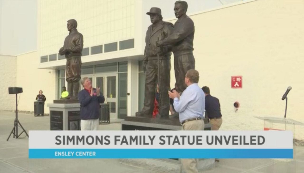 Simmons family statue unveiled at SU