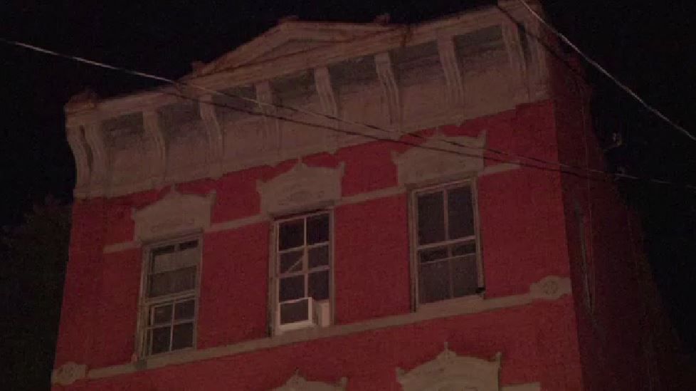 4 displaced after early morning fire in Troy