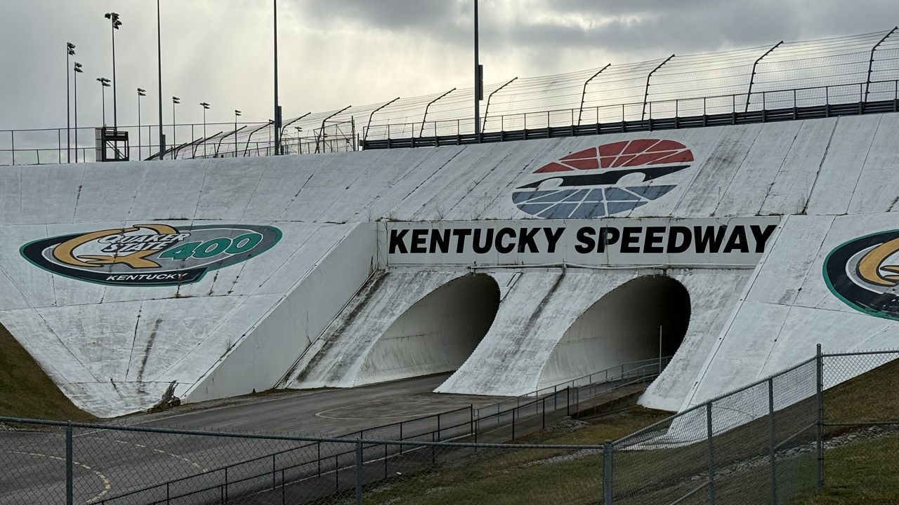 Once roaring, Kentucky Speedway stands still and silent