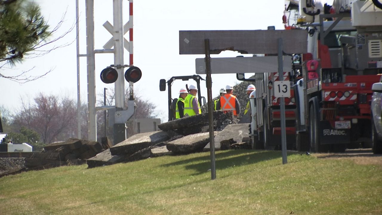 Cleanup continues for Springfield train derailment
