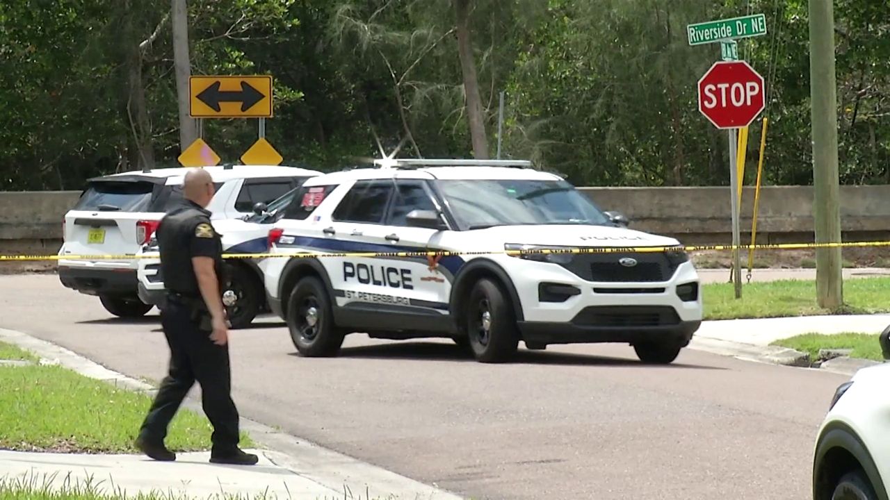 St. Petersburg shooting leaves 1 dead, teenager hurt