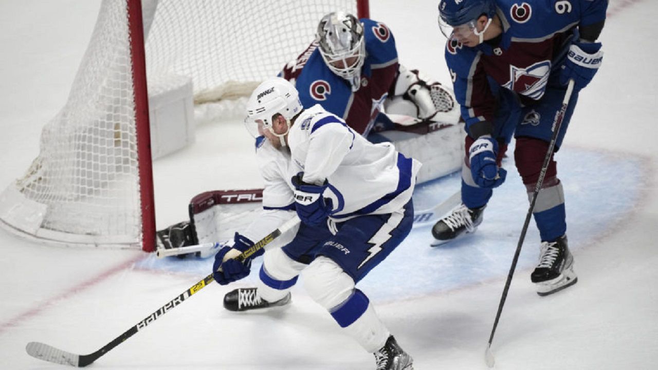 Stamkos scores in shootout as Bolts rally to beat Colorado
