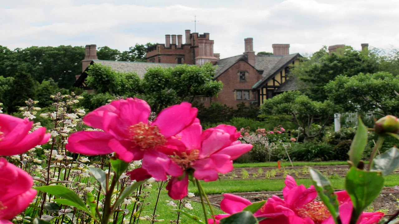 Akron’s Stan Hywet Hall & Gardens opens April 1
