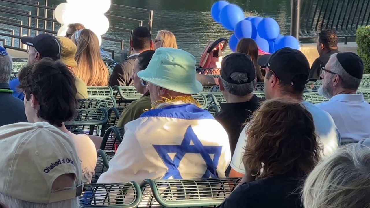 'Stand with Israel' rally held in downtown Orlando