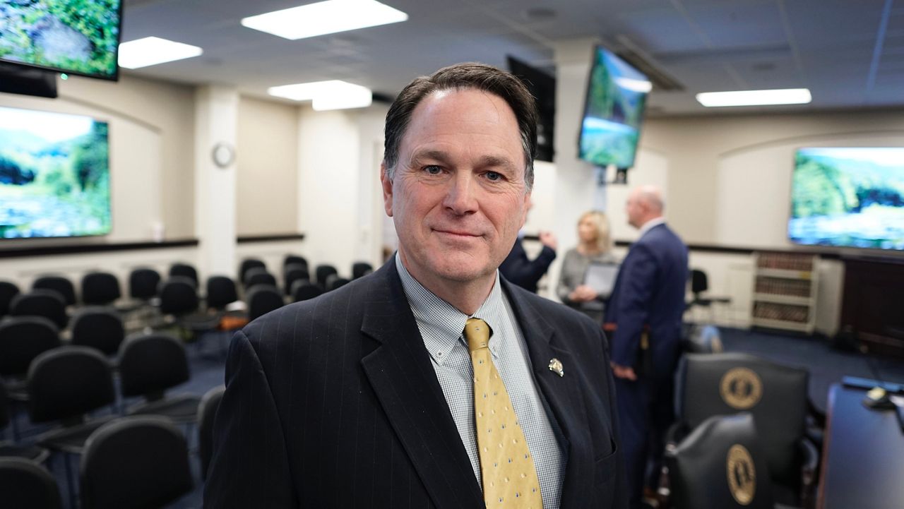 Narrow vote advances fish and wildlife bill to State House