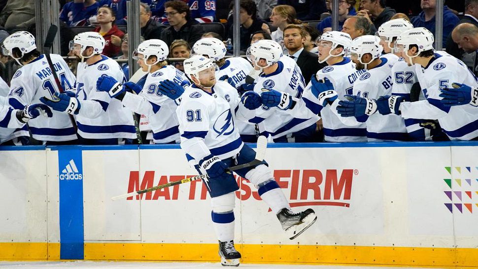 Stamkos scores, Lightning fall 3-1 to Rangers in opener