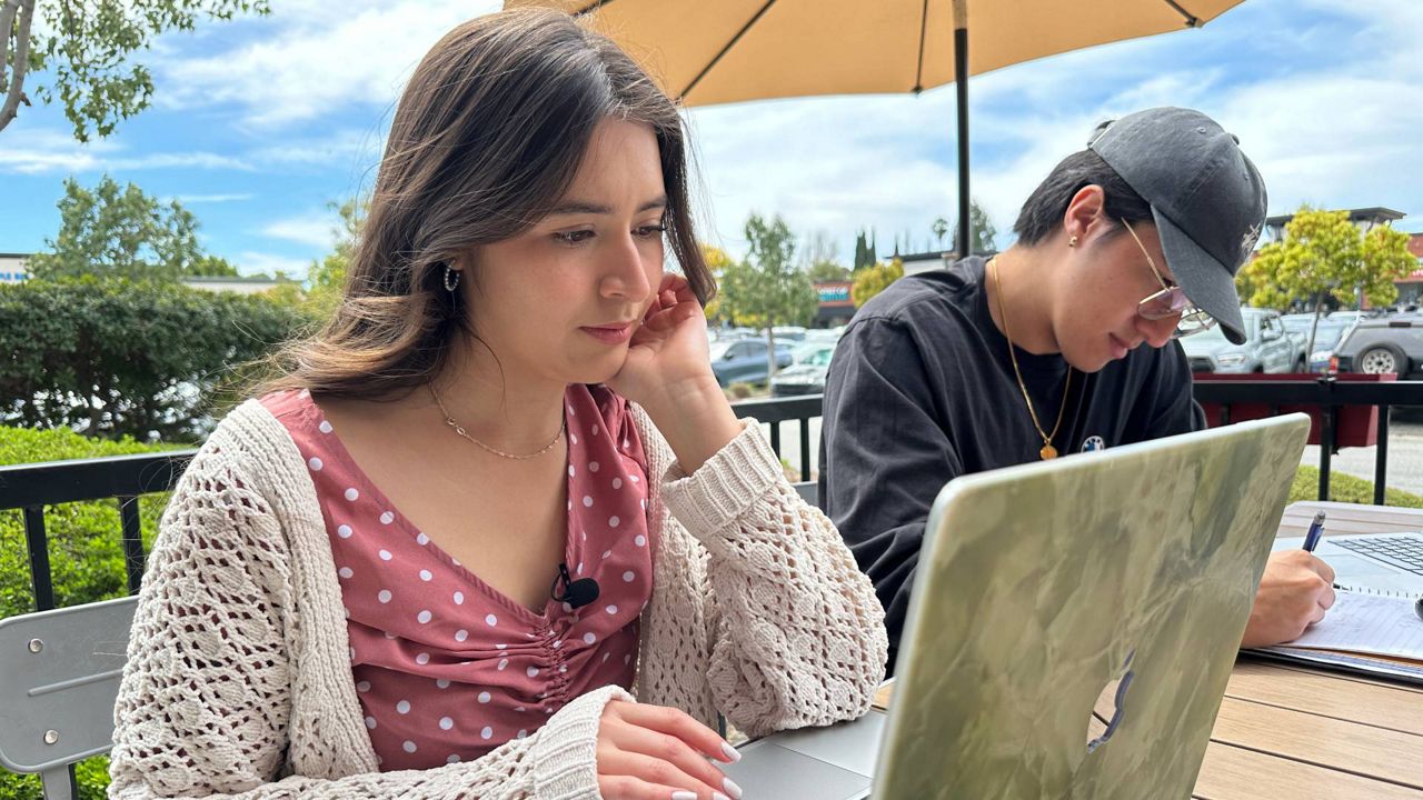 Latinas earning college degrees reaches twenty year high