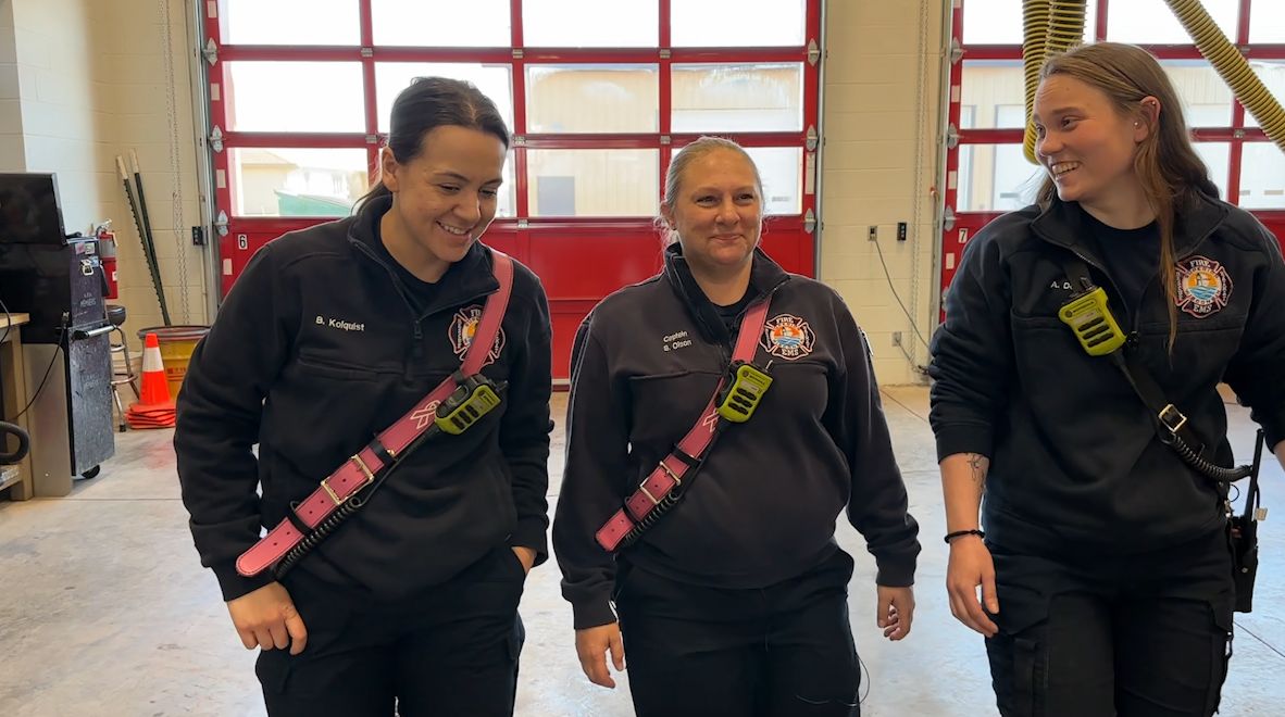 Superior all-female med team blazes trai in the fire service
