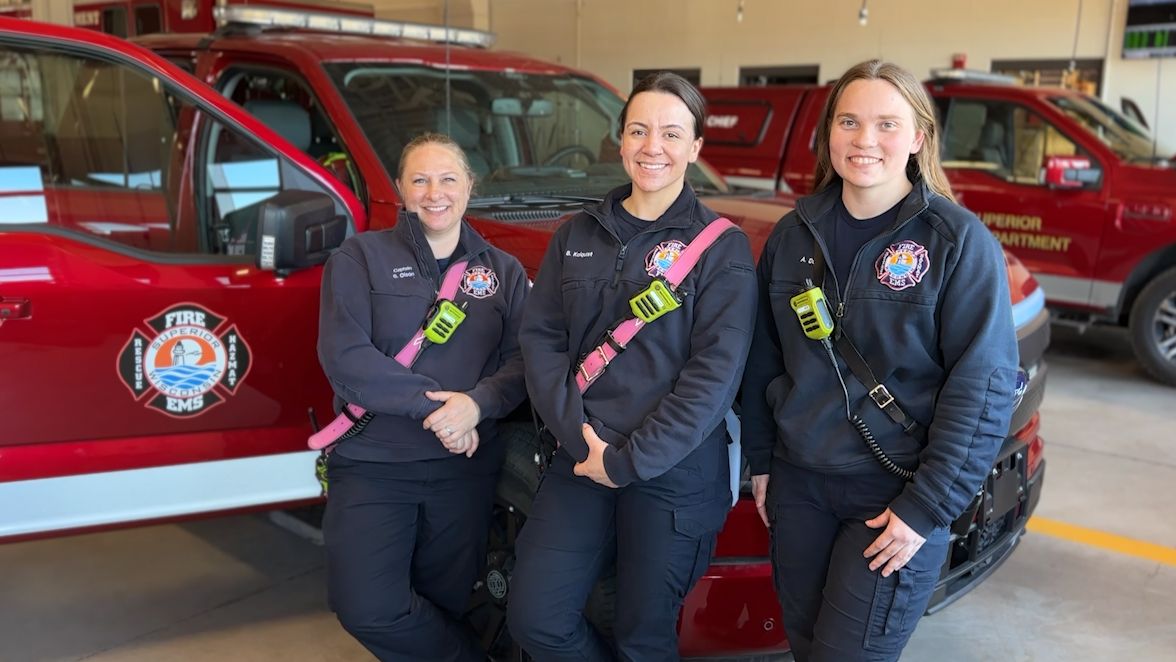 Superior all-female med team blazes trai in the fire service