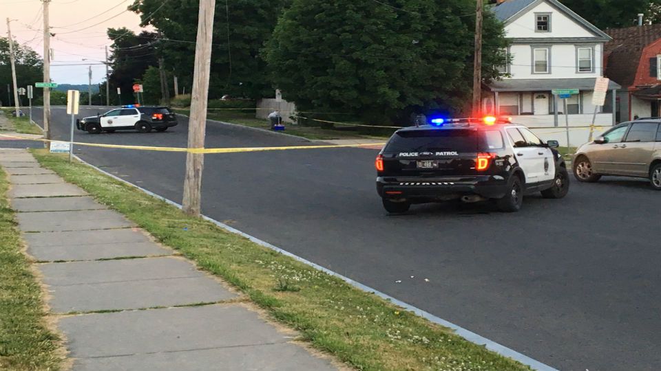 Overnight shooting in Syracuse leaves man critical