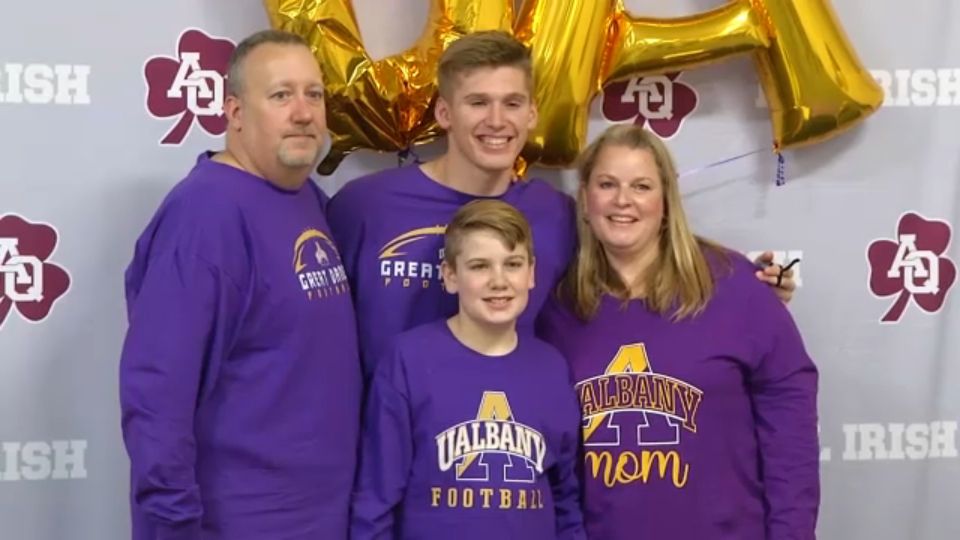 Szalkowski Signs with Albany
