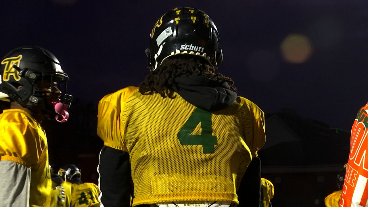 Cincinnati's Taft Football program aims to make history