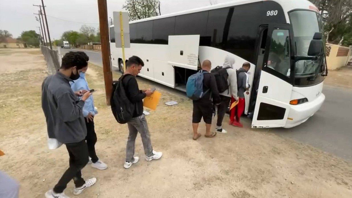 Reports: Philadelphia prepares for busload of migrants