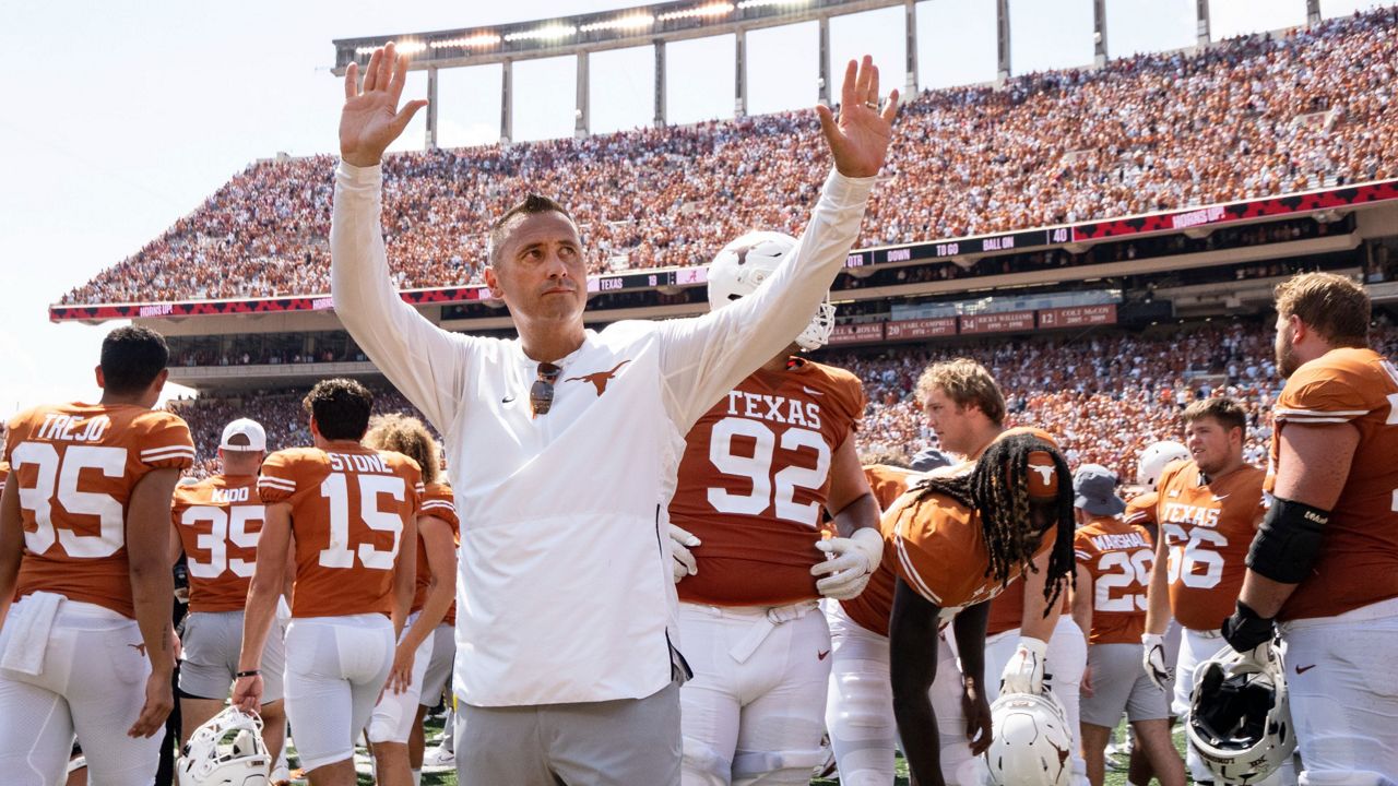 Despite loss, Texas enters AP Top 25 Poll at No. 21