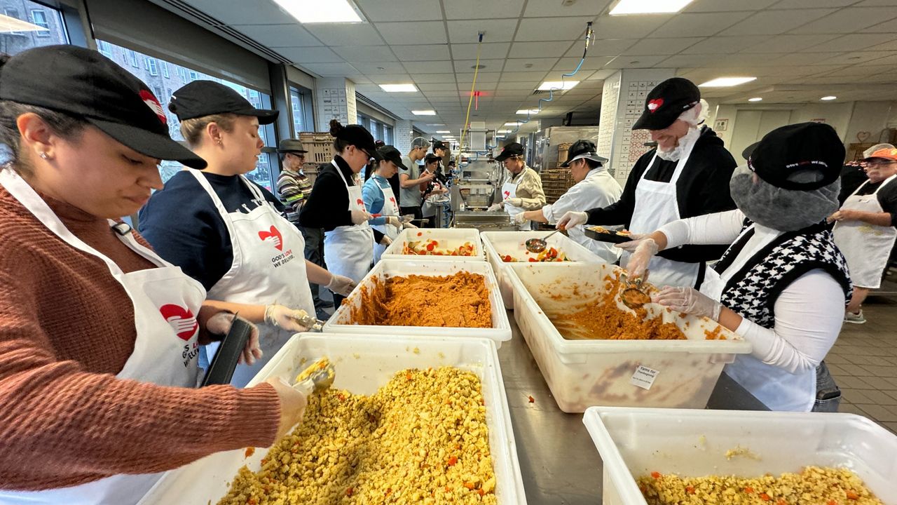 Nonprofit to deliver thousands of Thanksgiving meals in NYC
