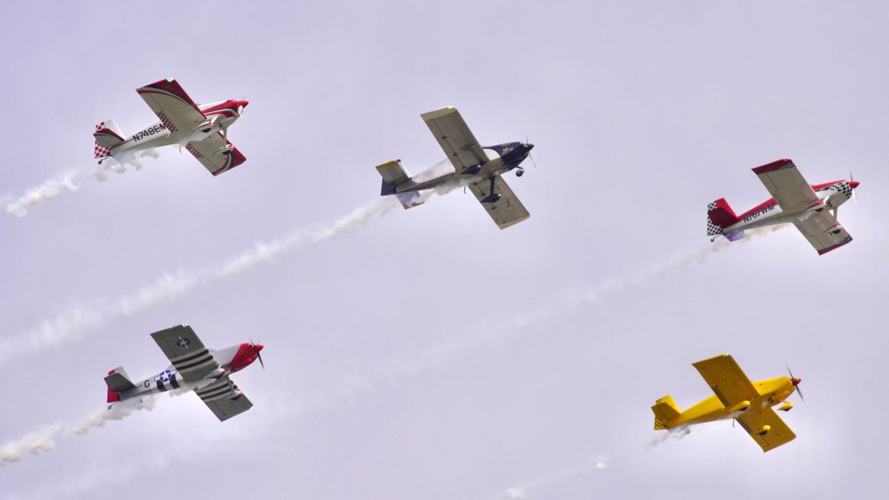 Crowds gather to watch Thunder practice runs