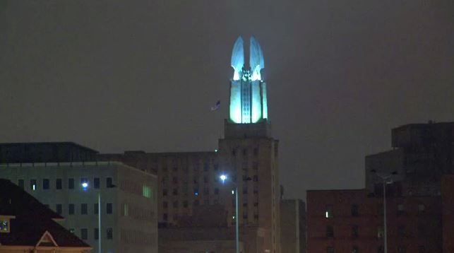 Times Square Building's 'Wings of Progress' Illuminating Rochester ...