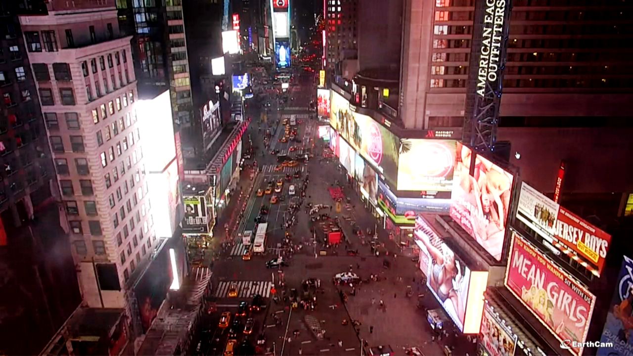 Times Square Crowd Panics After Mistaking Noise as Gunshots
