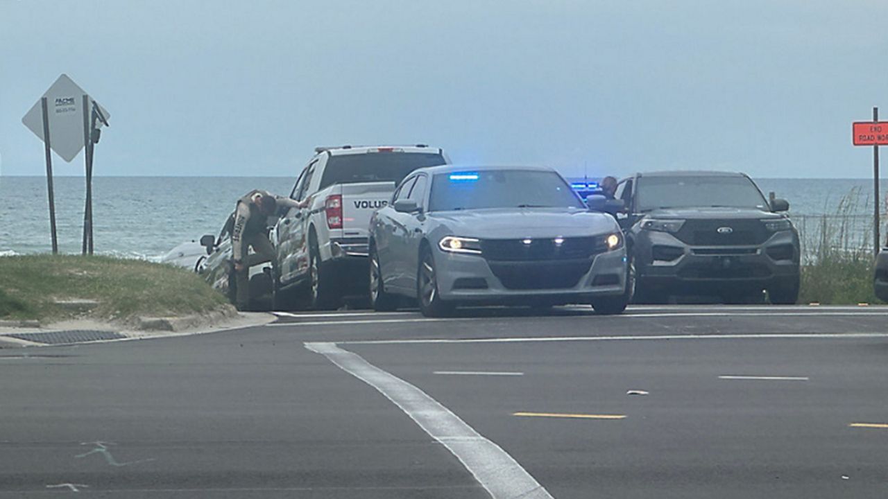 One dead after truck hits toll booth in Daytona Beach