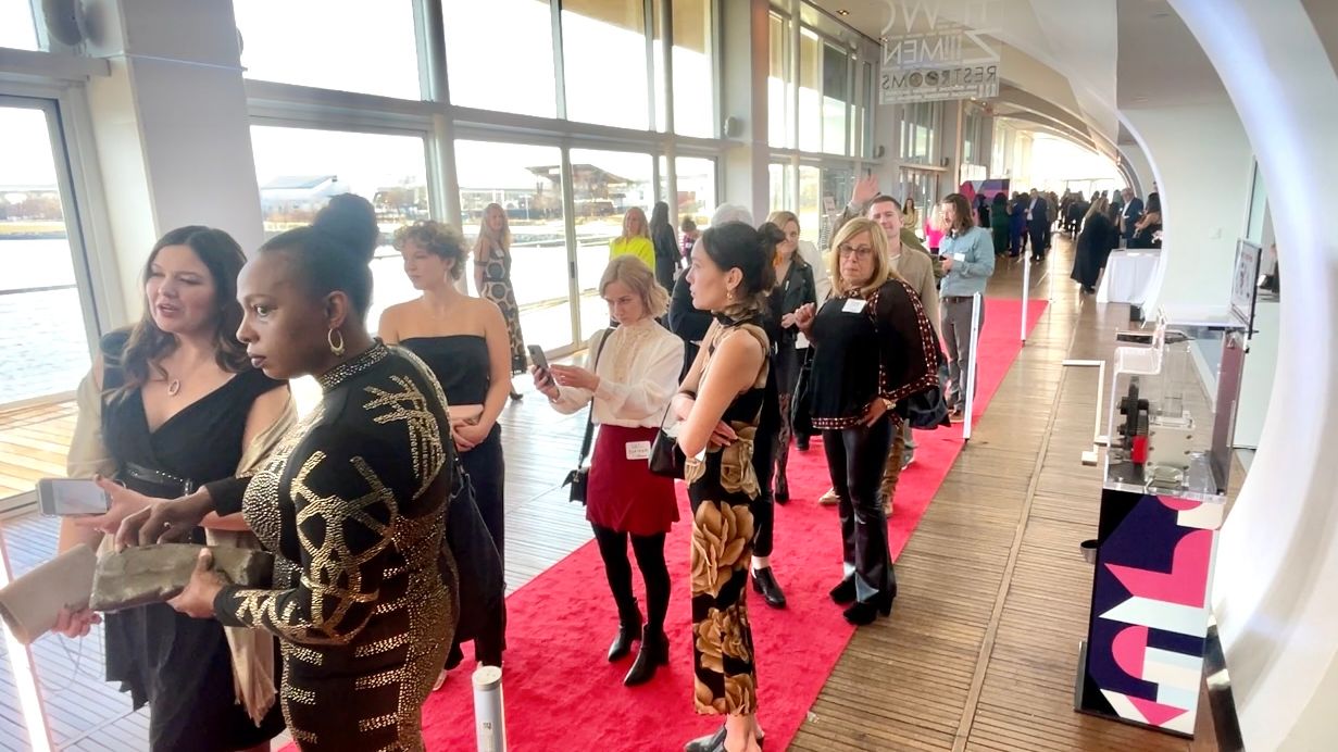 Hundreds gather to celebrate premiere of 'Top Chef'