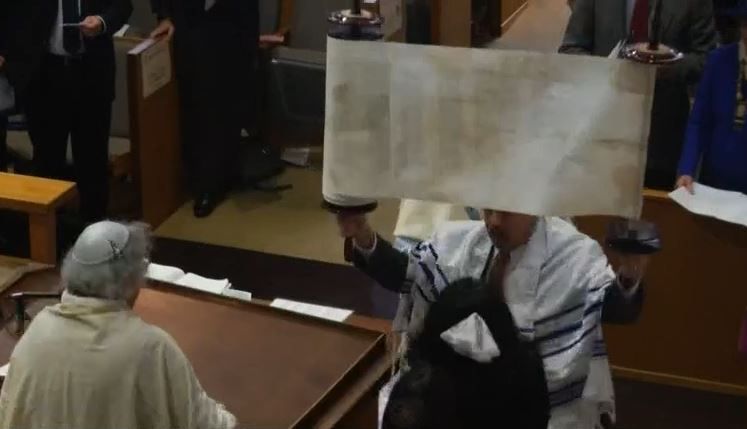 Texas synagogue welcomes first female-written Torah in state