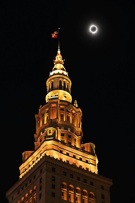 Photographers keep eclipse alive through photos