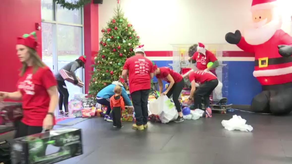 New Windsor gym charity run makes local kids' holidays merry
