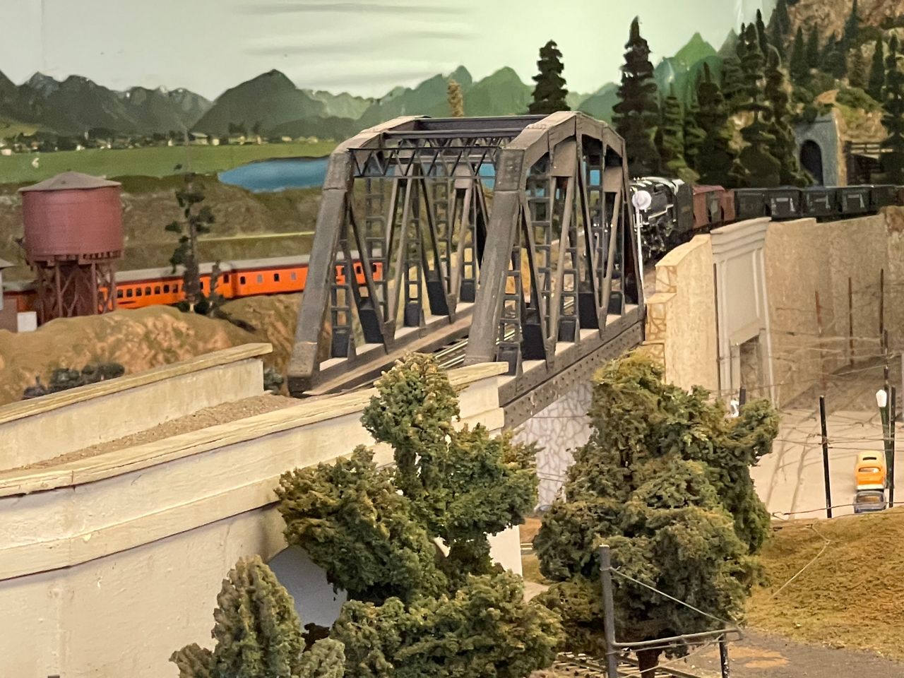 Get a look inside Milwaukee’s model train club