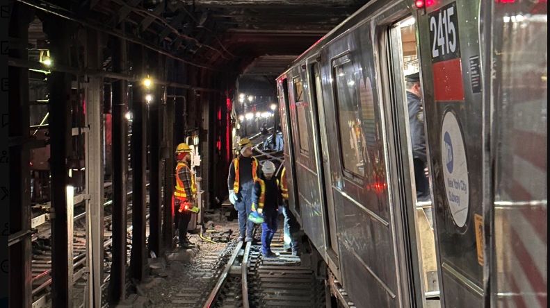 Subway trains derail on Upper West Side, MTA says