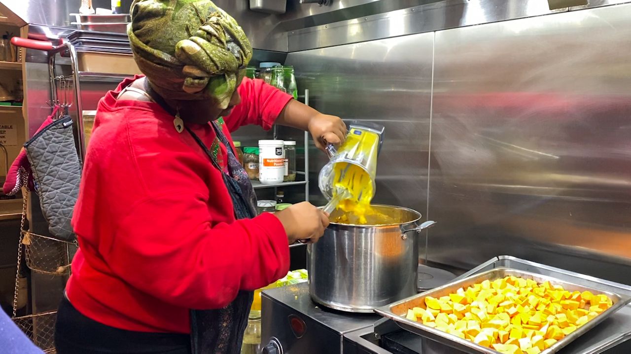 Milwaukee pay-what-you-can café combating food insecurity