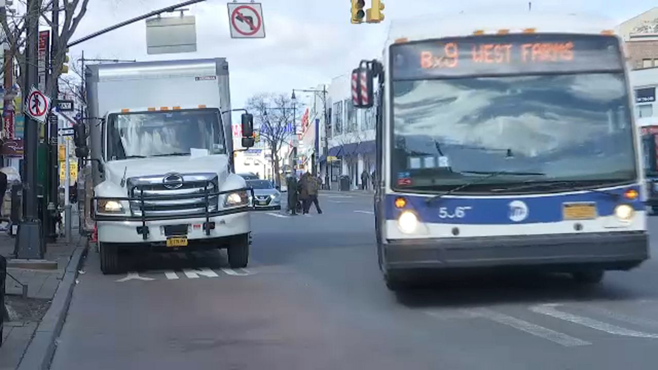 A look at the plunging number of summonses for bus lane violations