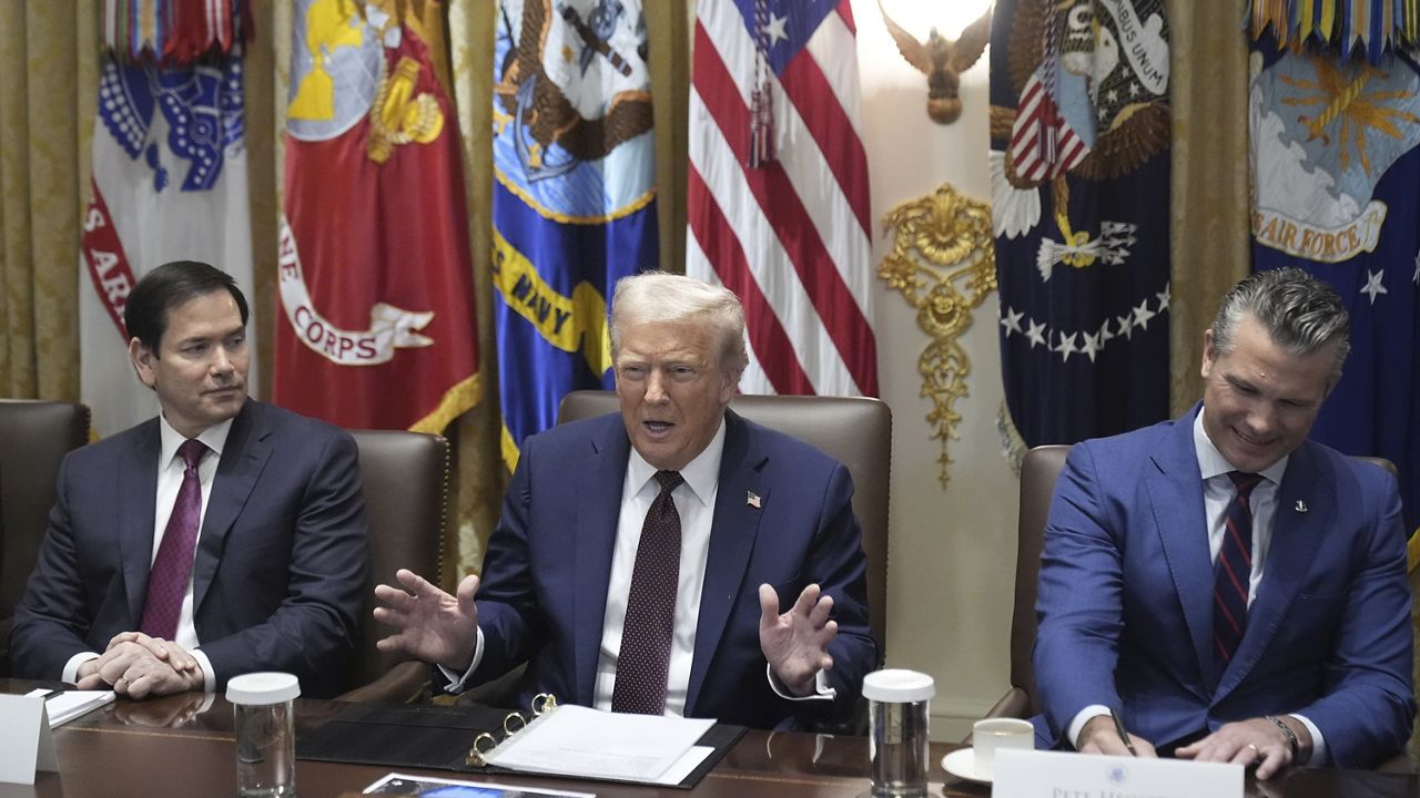 Trump hosts marathon Cabinet meeting