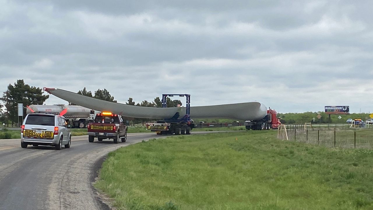 What should Texas do with its old wind turbine blades?