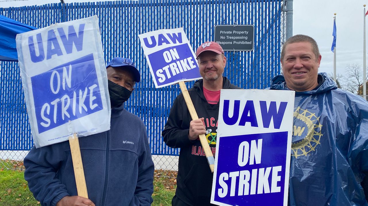 Workers starting to feel financial impact of UAW strike