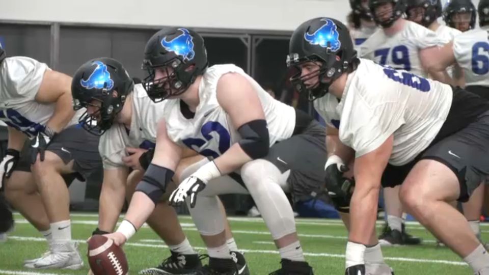 UB Looks to Center Novitsky for Leadership as Season Begins