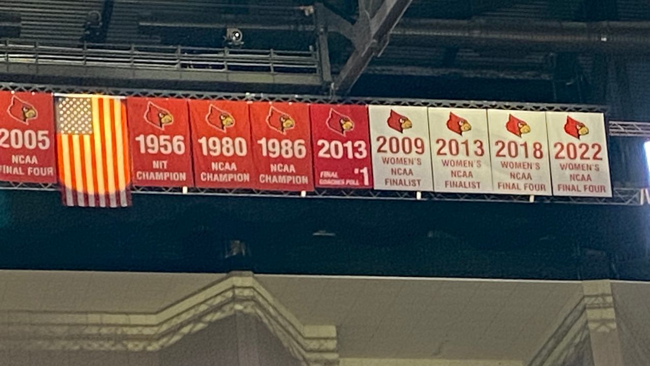 Ellis scores 28 to spark Louisville past Clemson, 83-73