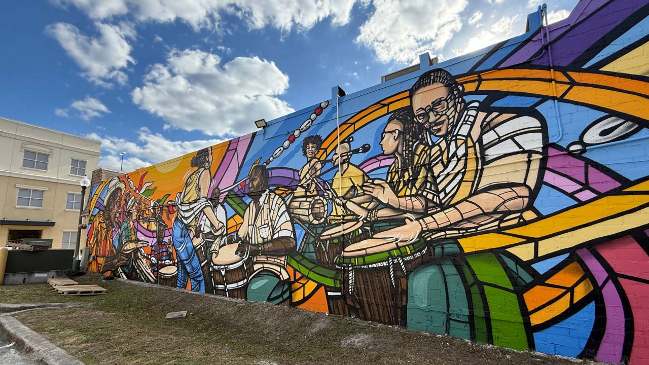 Artist highlights Bomba music in new Kissimmee mural