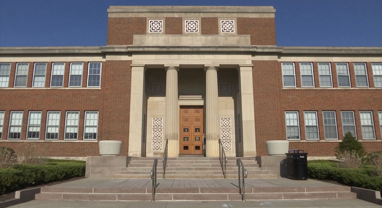 Largest incoming class in history of University of Rochester moves in