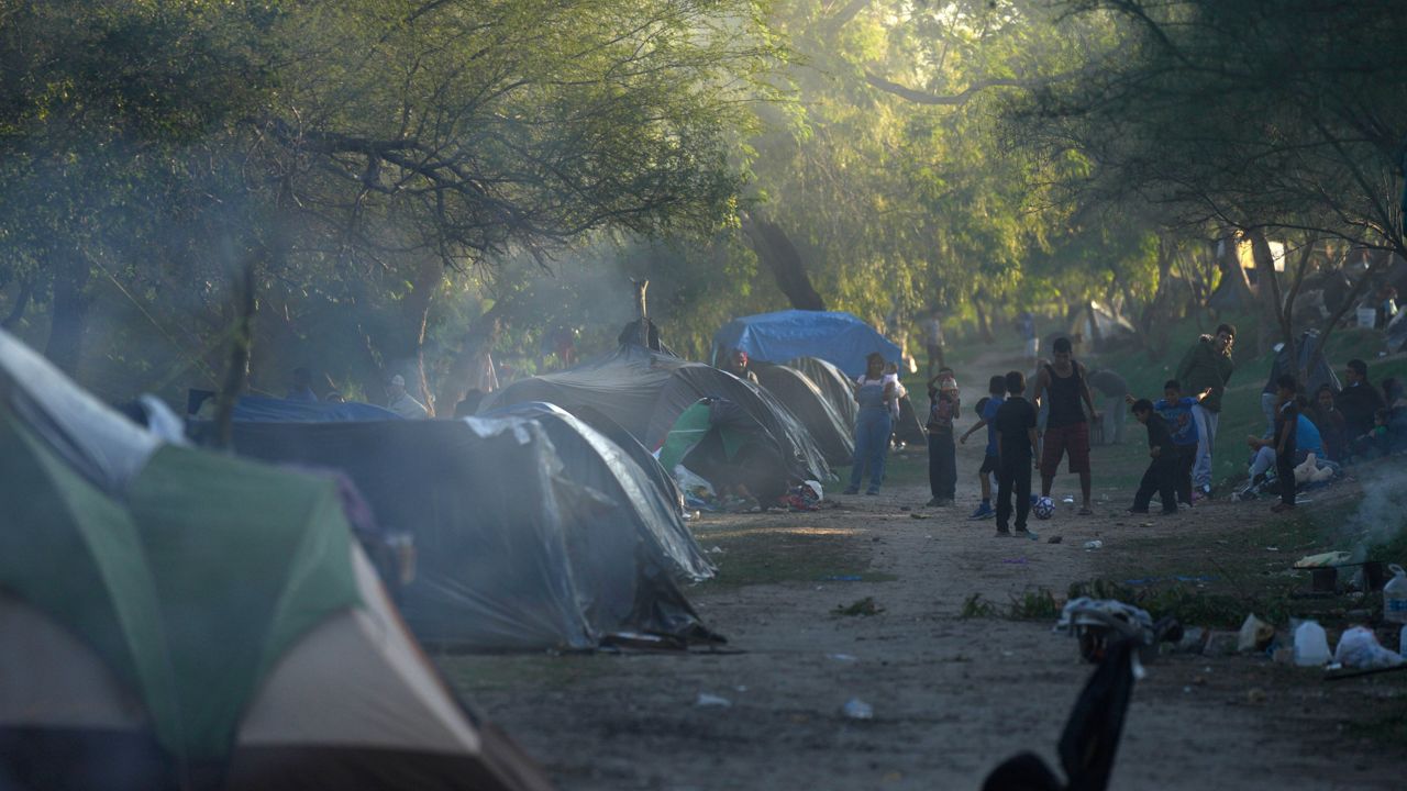 Migrants near US border face cold wait for key asylum ruling