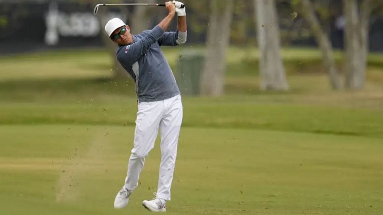 Fowler, Schauffele break U.S. Open record with 62s