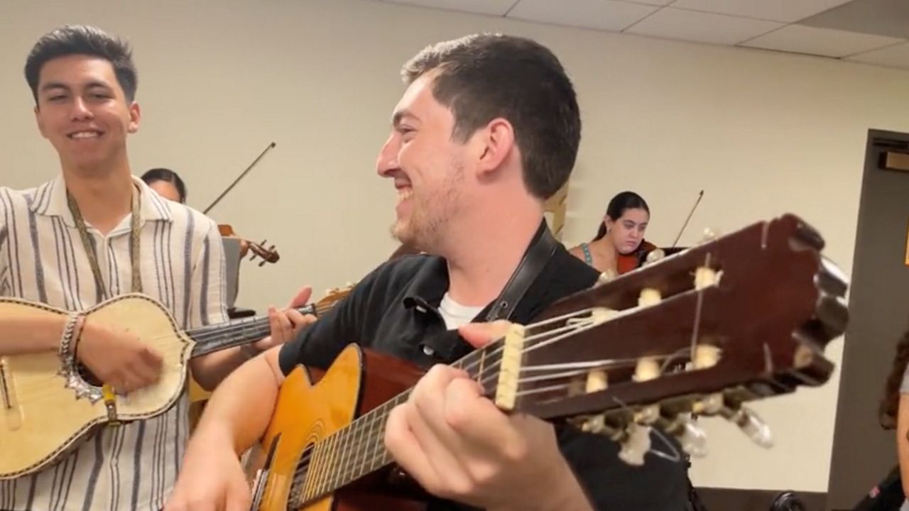 USC students strive to keep mariachi music alive on campus
