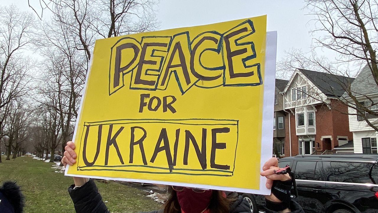 Buffalo groups hold peace vigil for Ukraine