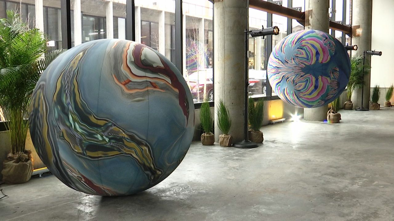 'Vacation Planet' Takes People to Another World