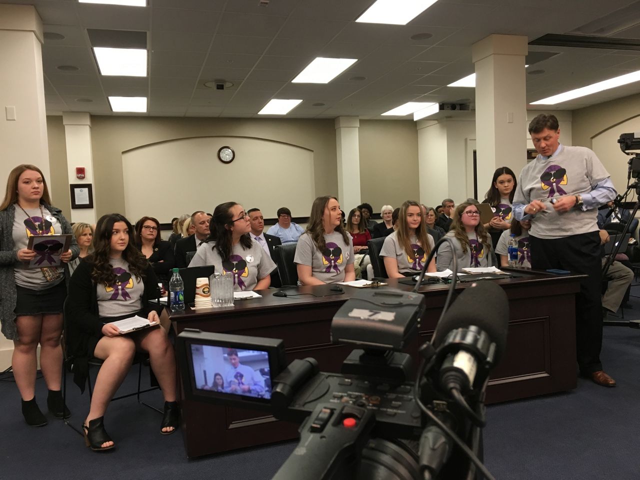 Middle School Students Present Bill to Prevent Vaping