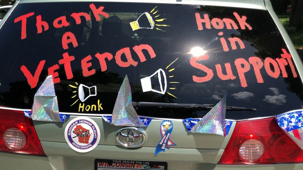 Madison Volunteers Surprise Vets Missing Badger Honor Flight