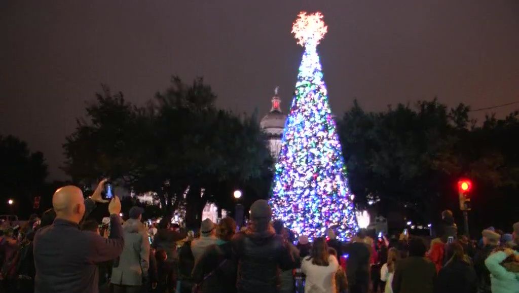 Capitol Tree Lighting Puts Austin in Holiday Spirit