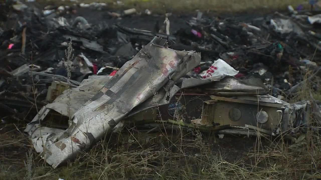 Malaysia Airlines Flight 17 Shot Down by Russian Missile, Says Dutch ...