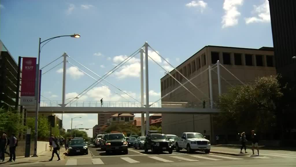 Moody Pedestrian Sky Bridge Boosts Convenience, Safety on UT Campus