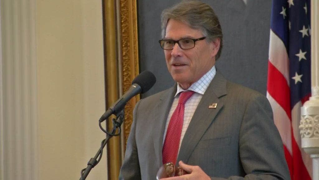Former Gov. Perry Remembers His Father at Capitol