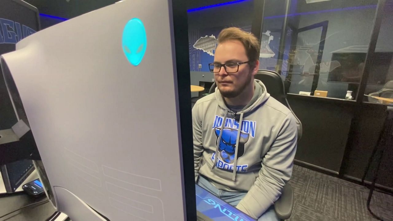 JCC student first esports player in NC signed to agency